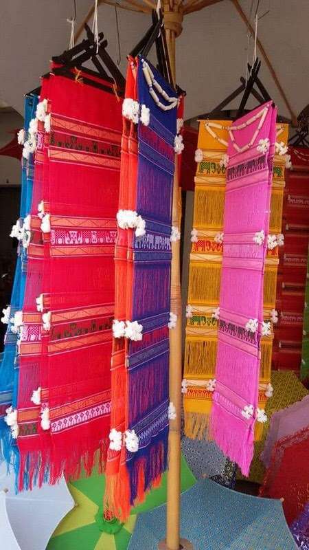 ตุงล้านนา หรือ ตุงเชียงใหม่ ตุงไชย มีหลายสี - ร้านร่มงาม